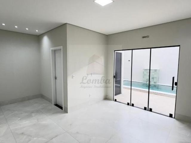 Imperdível: Casa à venda em Cuiabá MT, bairro Jardim das Palmeiras, 3 quartos, 1 suíte, 2 salas, 3 b