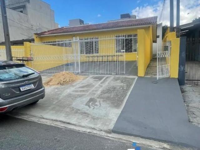 Imperdível: Casa à venda em Curitiba, Alto Boqueirão 3 quartos, 1 sala, 4 vagas, + 3 casas nos fun