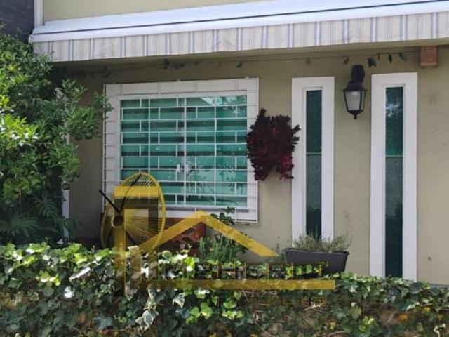 Imperdível casa à venda em Curitiba PR, bairro São Lourenço: 3 quartos, 1 suíte, 1 sala, 4 banheiros