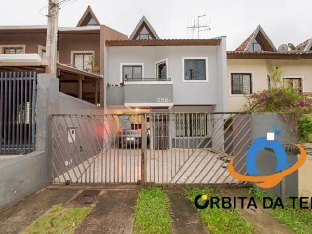 Imperdível: Casa à venda em Curitiba PR, bairro Santa Quitéria! 3 quartos, 1 suite, 1 sala, 3 banhei