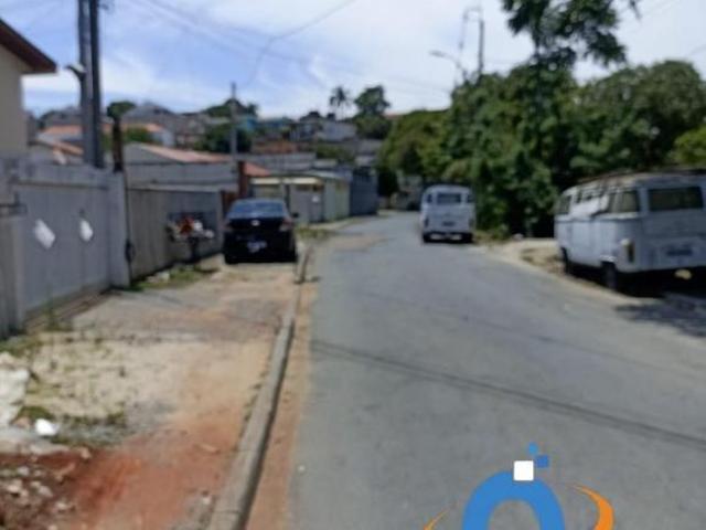 Imperdível: Casa à venda em Curitiba PR, bairro Xaxim, 3 quartos, 3 banheiros, 4 vagas de garagem, 1