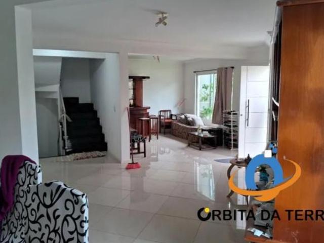 Imperdível: Casa à venda em Curitiba PR, Campina do Siqueira 4 quartos, 1 sala, 3 banheiros, 4 vag