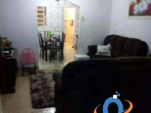 Imperdível Casa à Venda em Curitiba PR no Sítio Cercado: 3 quartos, 1 banheiro, 3 vagas de garagem