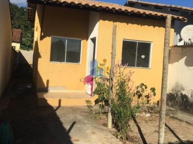 Imperdível! Casa à venda em Esmeraldas MG, bairro Pousadas do Lago, 2 quartos, 1 banheiro, 2 vagas d