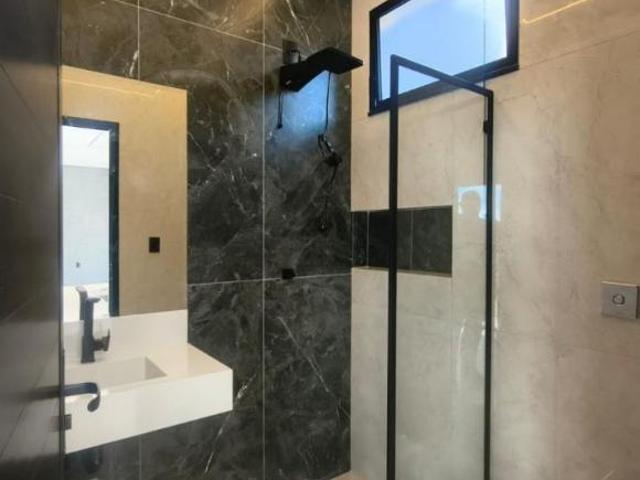 Imperdível: Casa à venda em Franca SP, Jardim Piratininga II, 3 quartos, 3 suítes, 2 salas, 5 banhei