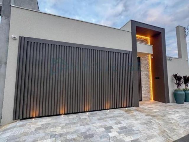 Imperdível: Casa à venda em Franca SP, Jardim Santa Lúcia. 4 quartos, 3 suítes, 2 salas, 1 banheiro