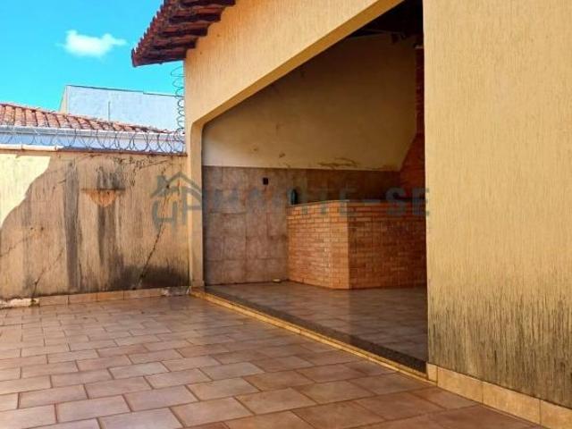 Imperdível! Casa à venda em Franca SP, São Joaquim: 3 quartos, 1 suíte, 3 salas, 1 banheiro, 3 vagas