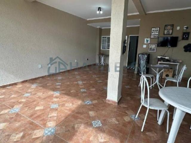 Imperdível! Casa à venda em Franca SP, Residencial Meireles: 2 quartos, 1 suíte, 2 salas, 1 banheiro