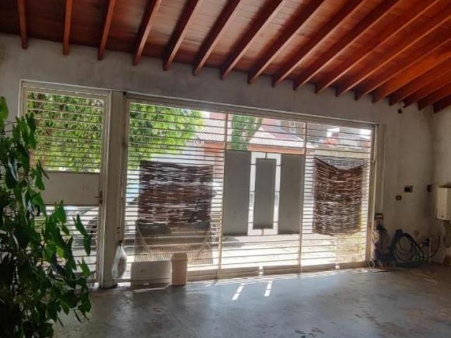 Imperdível: Casa à venda em Indaiatuba SP, Jardim dos Colibris, 2 quartos, 1 suíte, 2 salas, 3 banhe