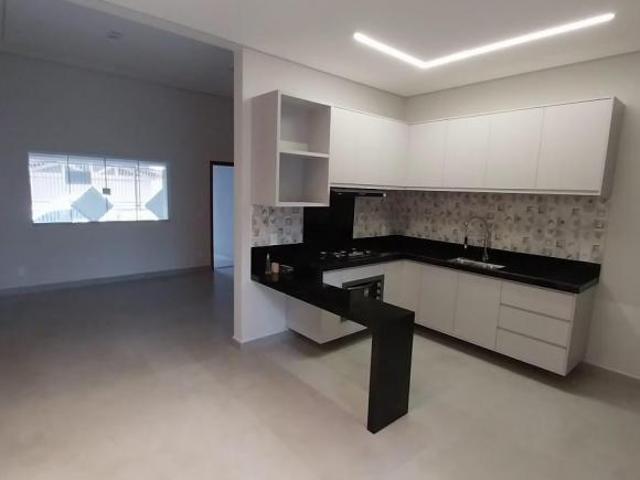 Imperdível Casa à Venda em Indaiatuba SP, Jardim Pau Preto: 3 Quartos, 1 Suíte, 2 Salas, 2 Vagas de