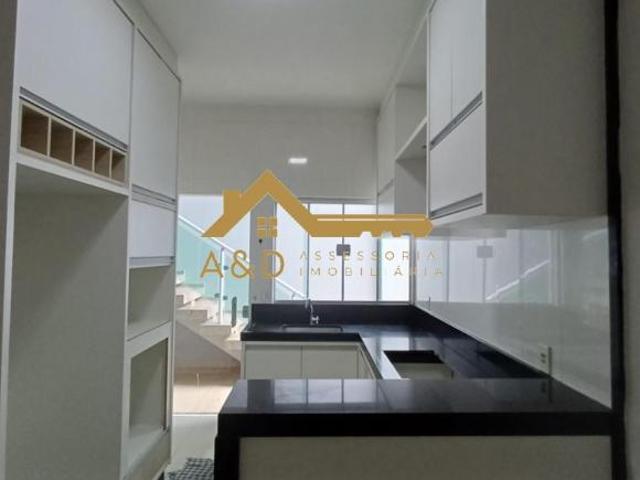 Imperdível Casa à Venda em Indaiatuba SP, 3 Quartos e 1 Suíte no Jardim Colonial Confira!