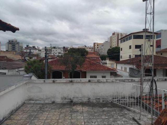 Imperdível casa à venda em Itajubá MG, bairro Varginha 4 quartos, 2 suítes, 2 salas, 2 banheiros