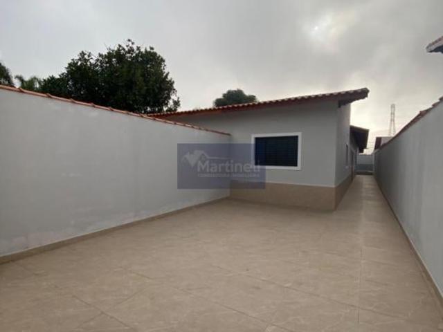 Imperdível Casa à Venda em Itanhaém SP 3 Quartos, 1 Suíte, 3 Banheiros, 2 Vagas de Garagem Bairr