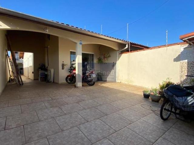 Imperdível: Casa à venda em Itanhaém SP, Tupy, 3 quartos, 2 suítes, 1 sala, 2 vagas, 110m² de área!