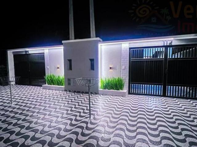 Imperdível! Casa à venda em Itanhaém SP, bairro Nossa Senhora do Sion. 2 quartos, 2 vagas de garagem