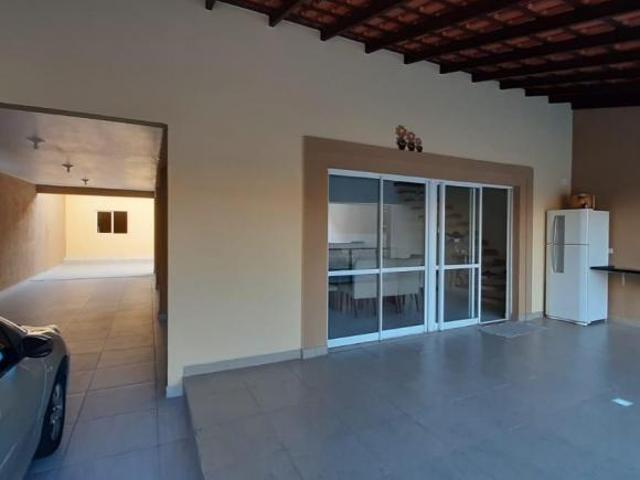 Imperdível: Casa à venda em Itanhaém SP, bairro Santa Terezinha, 5 quartos, 2 suítes, 2 salas, 4 ban