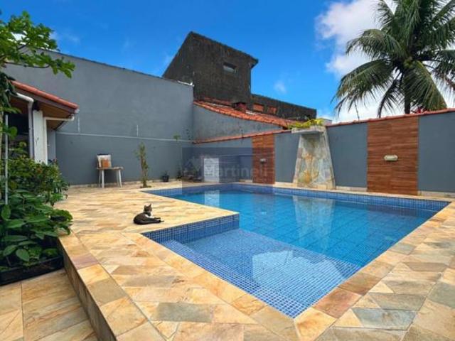 Imperdível casa à venda em Itanhaém SP, no bairro Grandesp: 4 quartos, 2 suítes, 2 salas, 4 banheiro