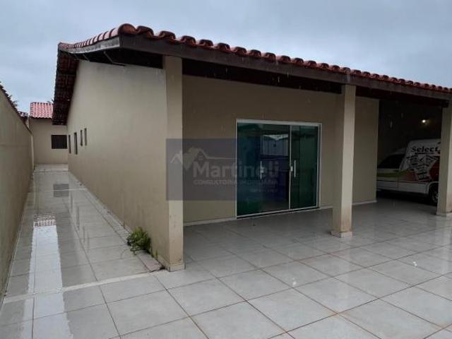 Imperdível casa à venda em Itanhaém SP, no bairro Grandesp! 4 quartos, 3 suítes, 3 salas, 1 banheiro