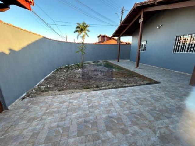 Imperdível casa à venda em Itanhaém SP, no bairro Tupy! 3 quartos, 1 suíte, 1 sala, 2 banheiros, 4 v