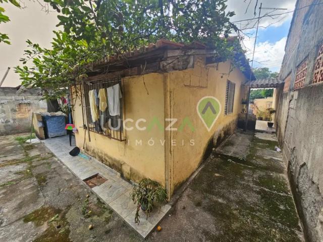 Imperdível Casa à Venda em Jacareí SP, Bairro Jardim Califórnia: 2 Quartos, 1 Sala, 1 Banheiro, 2 Va