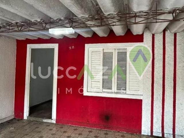Imperdível casa à venda em Jacareí SP, Jardim Santa Maria! 2 quartos, 2 salas, 1 banheiro, 2 vagas d