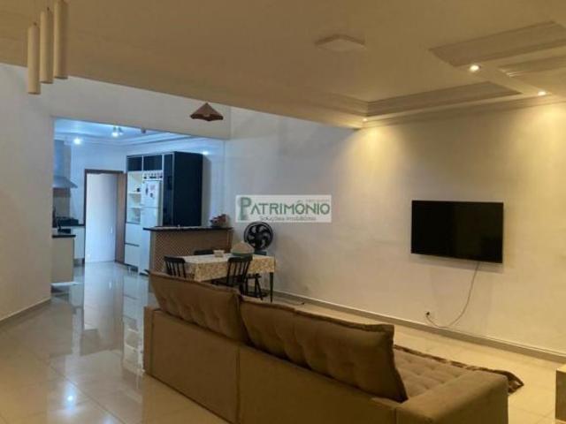Imperdível! Casa à venda em Jaguariúna SP, Núcleo Urbano Parque Ana Helena. 3 quartos, 1 suíte, 1 sa