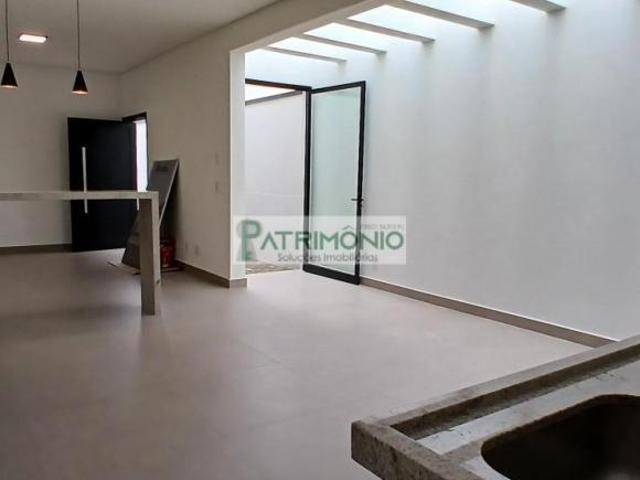 Imperdível casa à venda em Jaguariúna SP no Jardim Planalto: 3 quartos, 2 suítes, 1 sala, 2 banheiro
