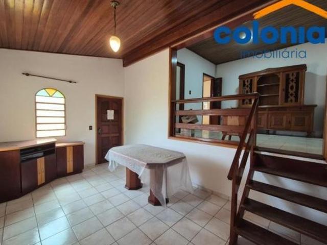 Imperdível! Casa à venda em Jundiaí SP, no Jardim Pacaembu: 2 quartos, 2 salas, 1 banheiro, 2 vagas