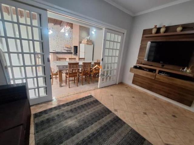 Imperdível: Casa à venda em Jundiaí SP, Vila de Vecchi! 3 quartos, 1 suíte, 2 salas, 3 banheiros, 2