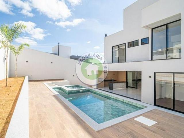 Imperdível! Casa à venda em Juiz de Fora MG, bairro São Pedro: 3 quartos, 2 suítes, 4 banheiros, 2…