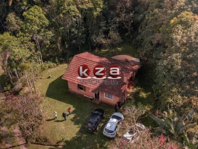 Imperdível! Casa à venda em Juquitiba SP, bairro São Lourenço da Serra: 3 quartos, 3 salas, 5 banhei