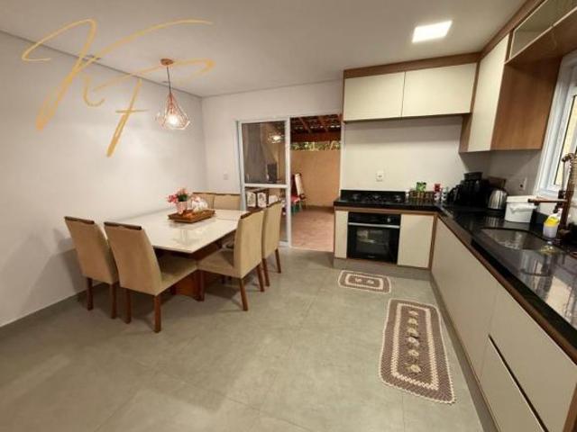 Imperdível casa à venda em Louveira SP: 3 quartos, 2 suítes, 2 salas, 3 banheiros, 2 vagas, 107m²!