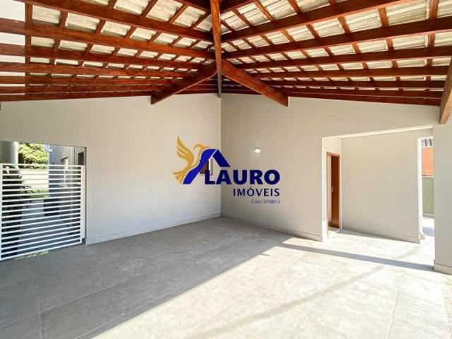 Imperdível casa à venda em Louveira SP, condomínio Picollo Villaggio 3 quartos, 1 suíte, 2 salas