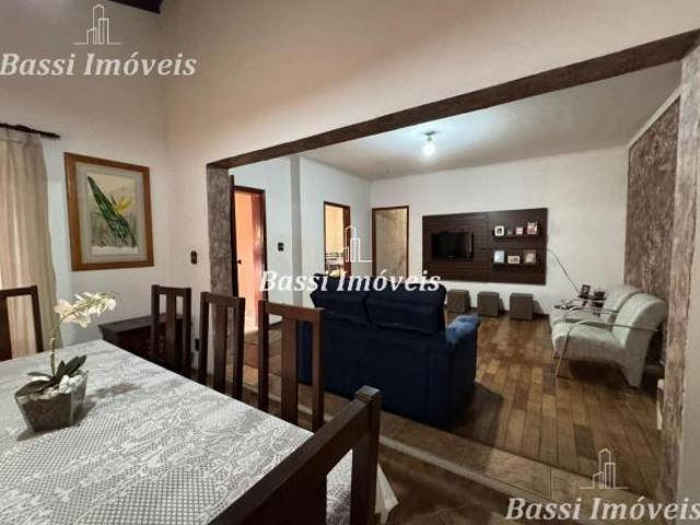Imperdível casa à venda em Mogi Mirim SP, Jardim Nova Santa Cruz: 4 quartos, 1 suíte, 2 salas, 3 ban