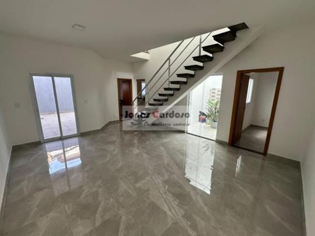 Imperdível casa à venda em Mogi das Cruzes SP, no Jardim Nathalie! 3 quartos e 141m². Agende sua vis