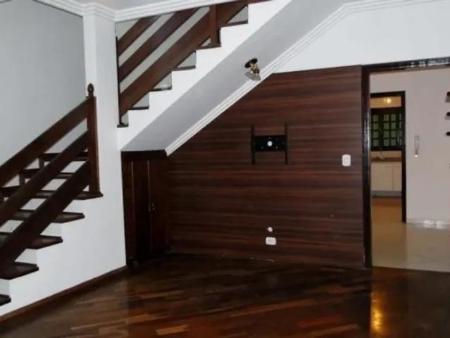 Imperdível: Casa à venda em Osasco SP, Jardim D Abril, 3 quartos, 2 suítes, 3 banheiros, 2 vagas, 17