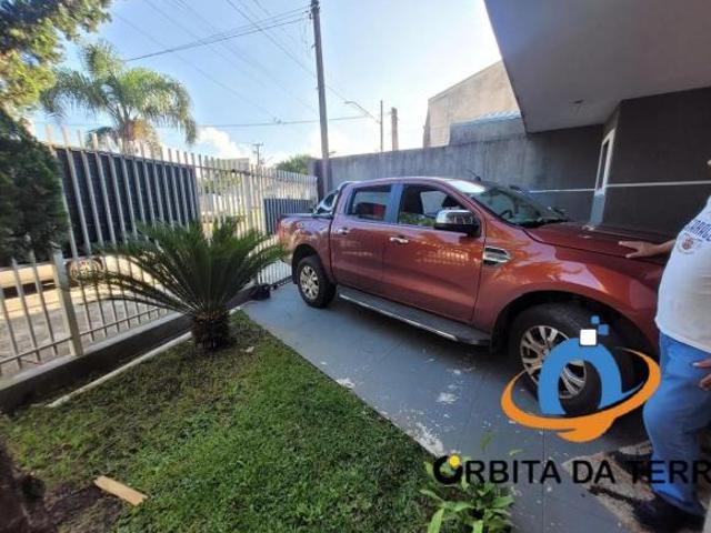 Imperdível casa à venda em Pinhais PR, Alto Tarumã: 3 quartos, 2 banheiros, 2 vagas, 190m²!