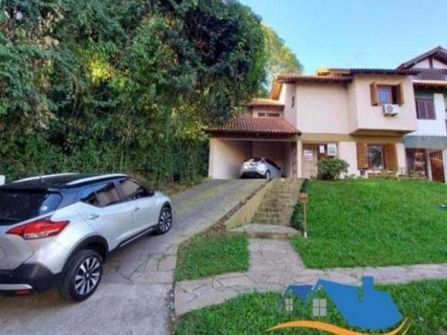 Imperdível Casa à Venda em Porto Alegre RS, 3 Quartos, 1 Suíte, 2 Salas, 3 Banheiros, 4 Vagas, 145m²