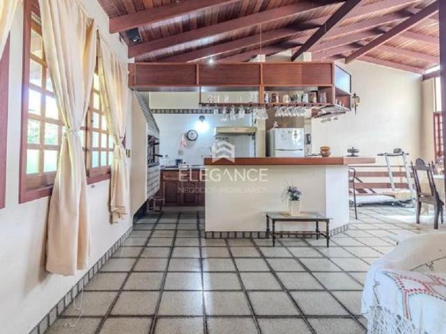 Imperdível: Casa à venda em Porto Alegre RS, bairro Chácara das Pedras, 3 quartos, 1 suíte, 4 banhei