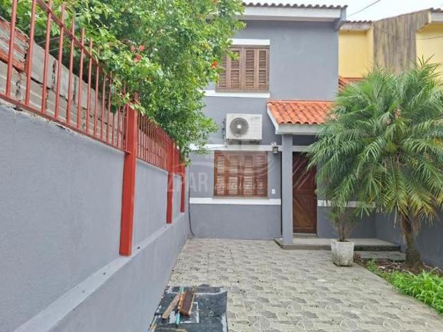 Imperdível casa à venda em Porto Alegre RS, bairro Hípica: 2 quartos, 2 salas, 2 banheiros, 1 vaga d