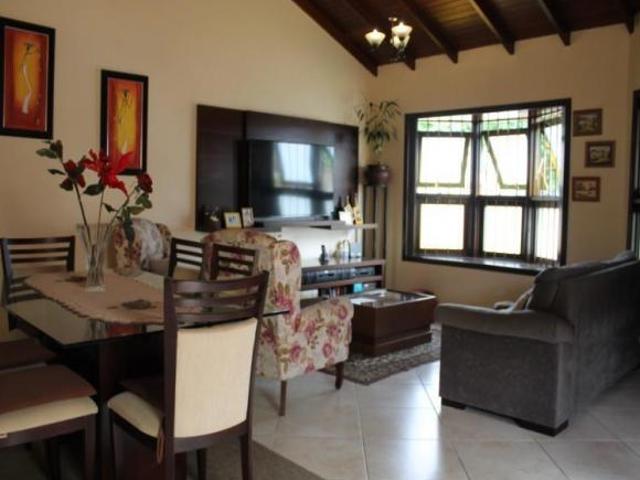 Imperdível: Casa à venda em Porto Alegre RS, Parque Santa Fé 3 quartos, 1 suíte, 1 sala, 3 banheir