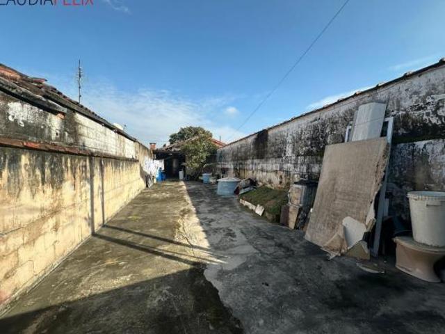 Imperdível Casa à Venda em Praia Grande SP, Aviação: 1 quarto, 1 sala, 1 banheiro, 4 vagas de garage