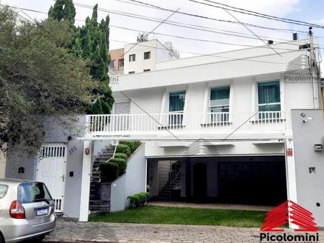 Imperdível! Casa à venda em São Caetano do Sul SP, bairro Cerâmica. 3 quartos, 3 suítes, 3 salas, 6