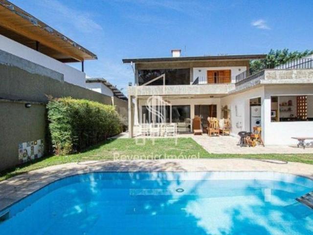Imperdível casa à venda em São Paulo, Alto de Pinheiros: 4 quartos, 4 suítes, 1 sala, 5 banheiros, 8