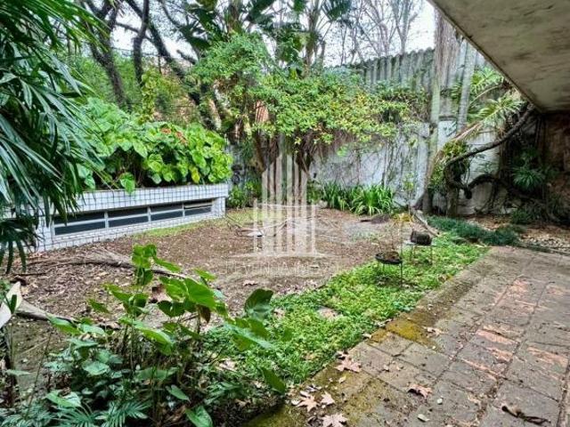 Imperdível: Casa à venda em São Paulo SP, Jardim Everest, 4 quartos, 1 suíte, 6 banheiros, 6 vagas