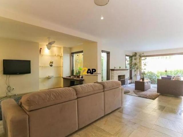 Imperdível: Casa à venda em São Paulo SP, no Jardim Morumbi, com 3 quartos, 3 su