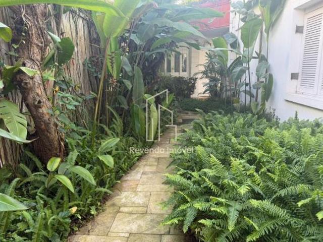 Imperdível Casa à Venda em São Paulo SP na Vila Madalena com 4 Quartos, 4 Suítes e Churrasqueira