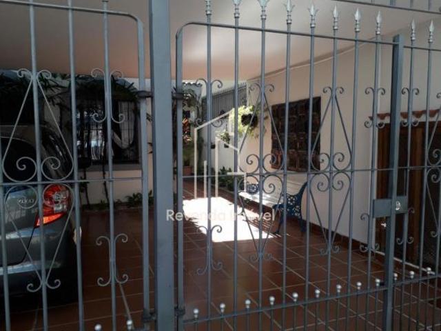 Imperdível! Casa à venda em São Paulo SP, Santo Amaro: 3 quartos, 3 suítes, 4 banheiros, 2 vagas. 18