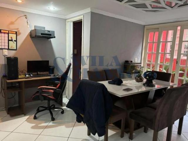 Imperdível Casa à Venda em São Paulo SP, Quarta Parada: 2 Quartos, 1 Sala, 2 Banheiros, 2 Vagas de G