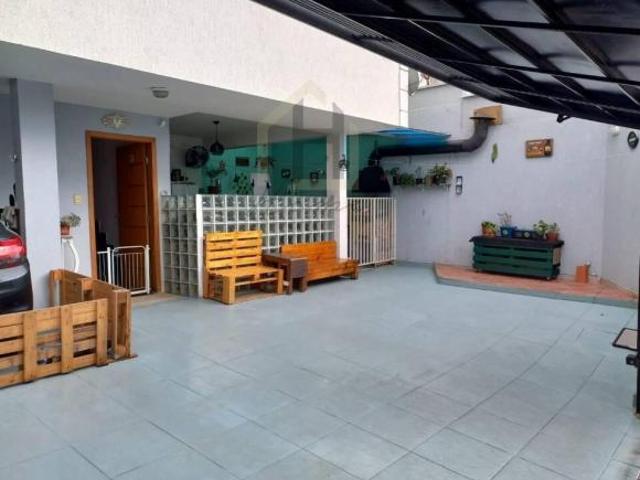 Imperdível Casa à Venda em Santo André SP, Bairro Santa Maria! 3 Quartos, 1 Suíte, 2 Salas, 3 Banhei